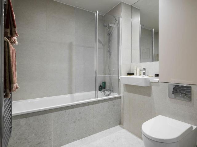 Marble House, Hayes and Harlington. 3 bed flat to rent £2,960 pcm £683 pw