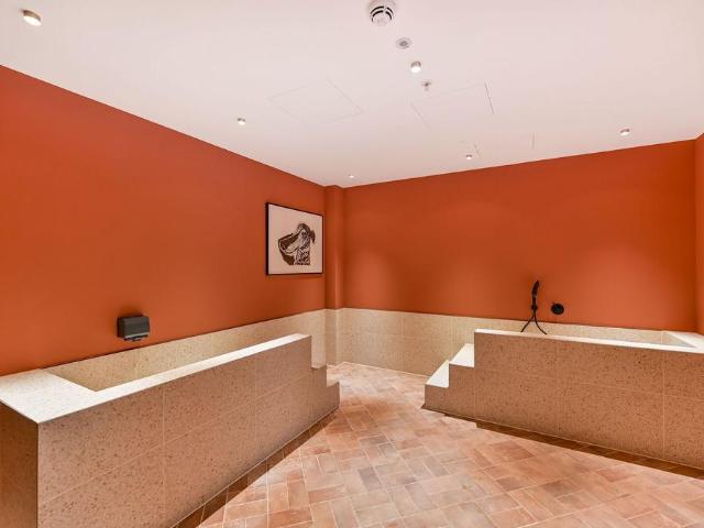 Marble House, Hayes and Harlington. 2 bed flat to rent £2,340 pcm £540 pw