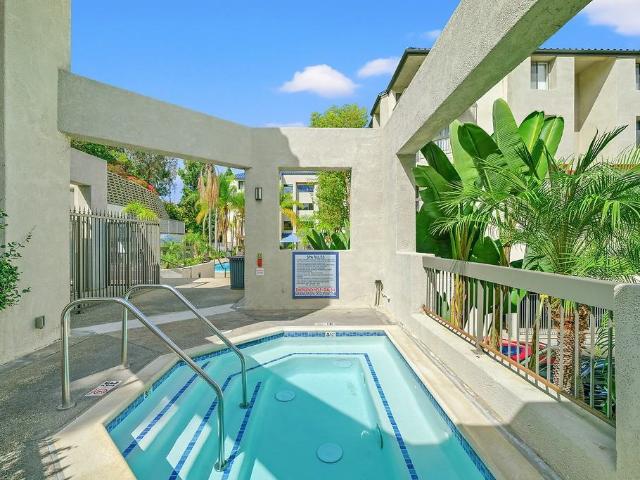 Marbrisa 1 Bedroom Apartment for Rent at 1809 Termino Ave, Long Beach, CA 90815 Traffic Circle