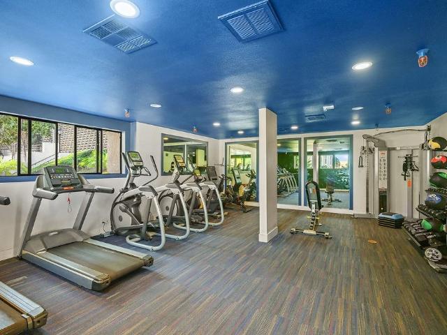 Marbrisa Studio Apartment for Rent at 1809 Termino Ave, Long Beach, CA 90815 Traffic Circle