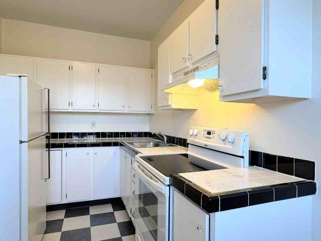 Marcella Apartments Studio Apartment for Rent at 2151 Nw Johnson St, Portland, OR 97210 Northwest District