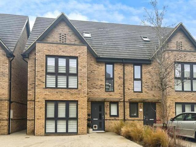 Marchment Square, City Centre, 3 Bedroom Semi detached