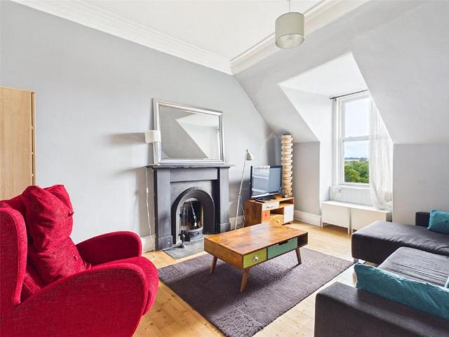 Marchmont Crescent, Marchmont. 2 bed apartment to rent £1,550 pcm £358 pw