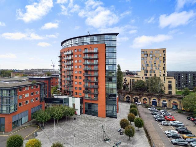 Marconi Plaza, City Centre, Chelmsford 2 bed flat to rent £1,495 pcm £345 pw