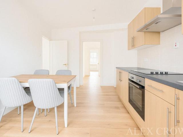 Mare Street, Dalston 2 bed flat to rent £2,200 pcm £508 pw