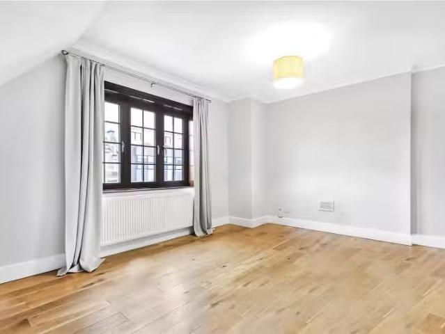 Mare Street, London, E8 1EL
