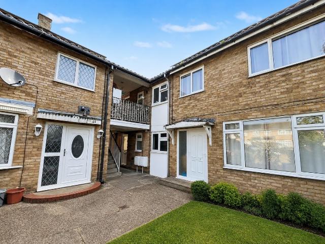 Marescroft Road, Slough SL2, 1 bed flat to rent, £1,250 pcm | PrimeLocation