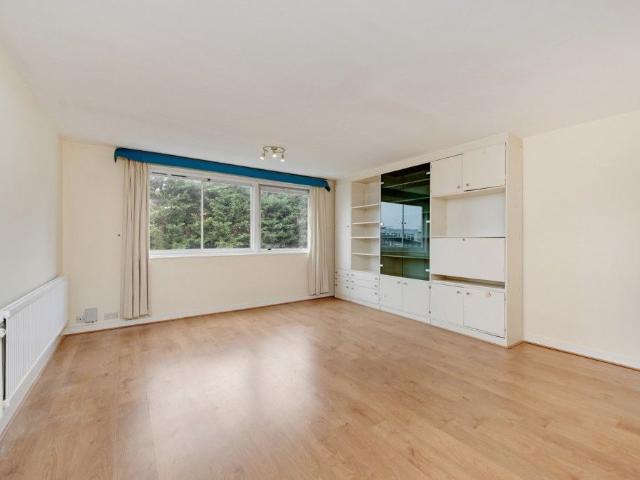 Maresfield Gardens, London NW3, 2 bed flat to rent, £2,999 pcm | PrimeLocation
