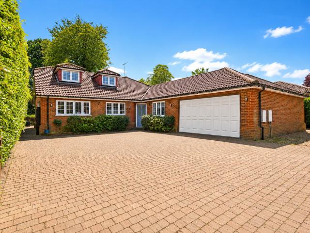 Marford Road, St. Albans AL4 6 bed detached house to rent £5,500 pcm £1,269 pw