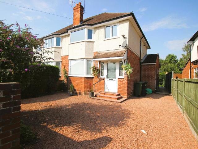 Margaret Road, Worcester. 3 bed semi detached house to rent £1,375 pcm £317 pw