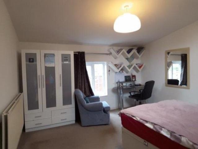 Margaret Street 4 bed house share to rent £2,400 pcm £554 pw