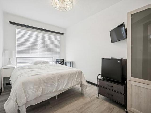 Margate Home, a 5 minute walk to transit stop Royal Palm B/NW 63 A