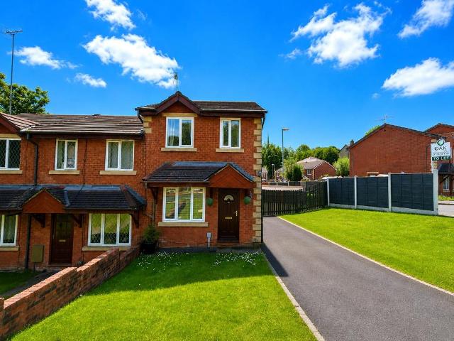 Margroy Close, Greater Manchester OL12 3 bed semi detached house to rent £1,095 pcm £253 pw