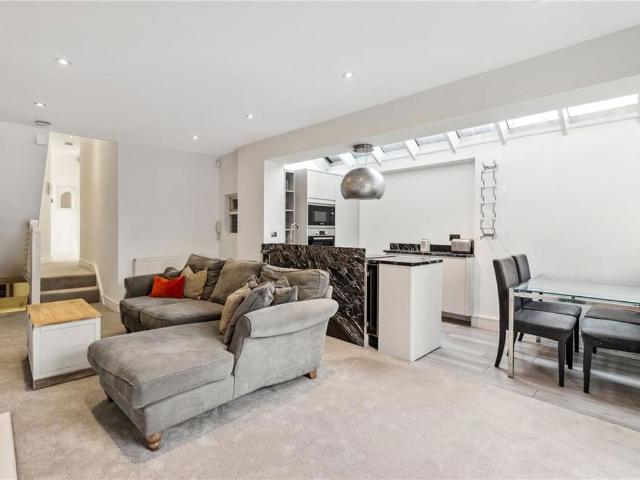 Margravine Gardens, Brook Green W6, 2 bed flat to rent, £2,900 pcm | PrimeLocation