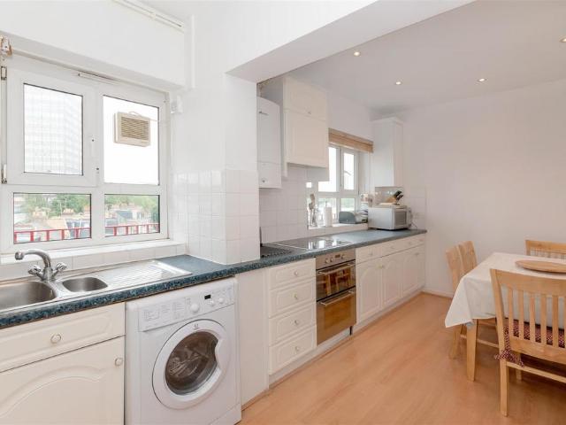 Margravine Road, London 4 bed flat to rent £3,900 pcm £900 pw