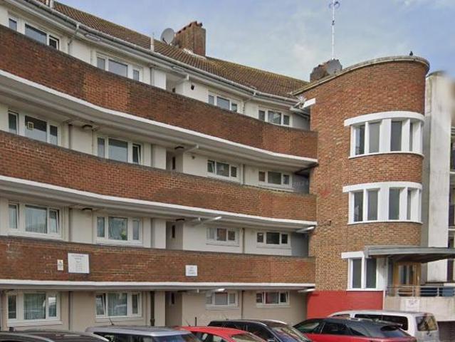 Marian Way, London NW10 3 bed flat to rent £2,200 pcm £508 pw