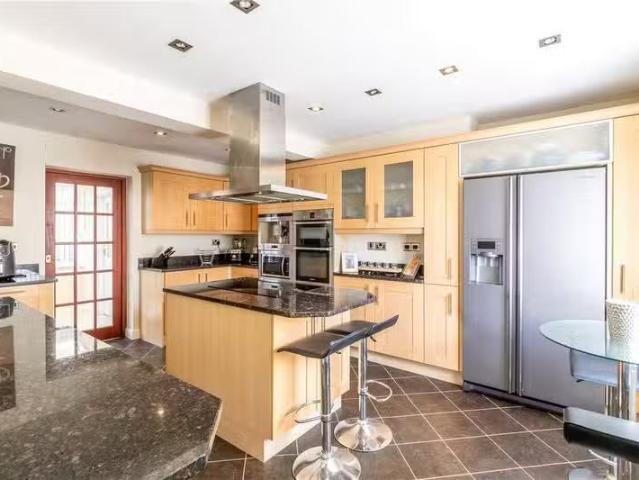 Marigold Walk, Ashton, BRISTOL, BS3 3 bed semi detached house.