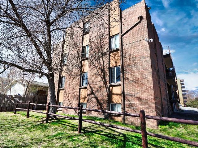 Marion Apartments Studio Apartment for Rent at 1321 Yosemite St, Denver, CO 80220 East Colfax