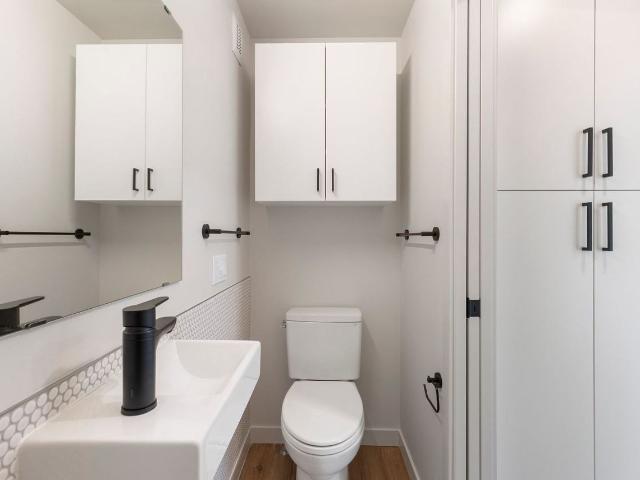 Marion Studio Apartment for Rent at 1305 E Marion St, Seattle, WA 98122 Minor