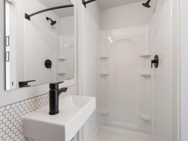 Marion Studio Apartment for Rent at 1305 E Marion St, Seattle, WA 98122 Minor