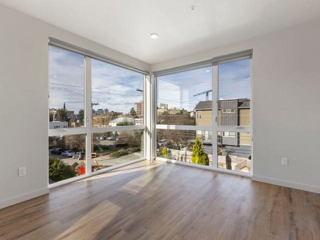 Marion Studio Apartment for Rent at 1305 E Marion St, Seattle, WA 98122 Minor