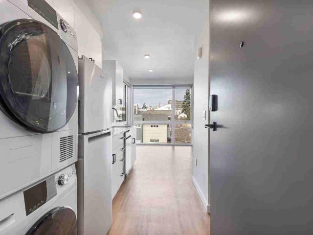 Marion Studio Apartment for Rent at 1305 E Marion St, Seattle, WA 98122 Minor