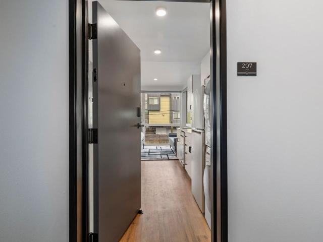 Marion Studio Apartment for Rent at 1305 E Marion St, Seattle, WA 98122 Minor