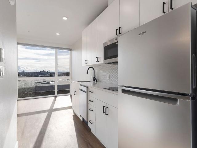 Marion Studio Apartment for Rent at 1305 E Marion St, Seattle, WA 98122 Minor
