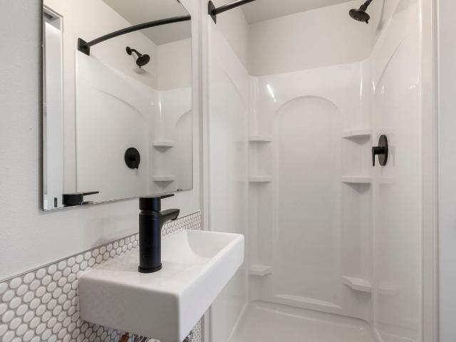 Marion Studio Apartment for Rent at 1305 E Marion St, Seattle, WA 98122 Minor