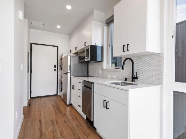 Marion Studio Apartment for Rent at 1305 E Marion St, Seattle, WA 98122 Minor