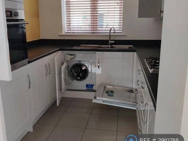Marino Boulevard, Milton Keynes, MK8 3 bed semi detached house to rent £1,775 pcm £410 pw