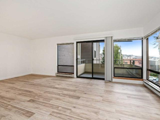 Marina 1 Bedroom Apartment for Rent at 2316 Yale Ave E, Seattle, WA 98102 Eastlake