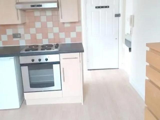 Marina Cafe, 36 High Road, Willesden Green, London, NW10 2QD, United Kingdom | Studio apartment for rent #138313187 | Rentberry