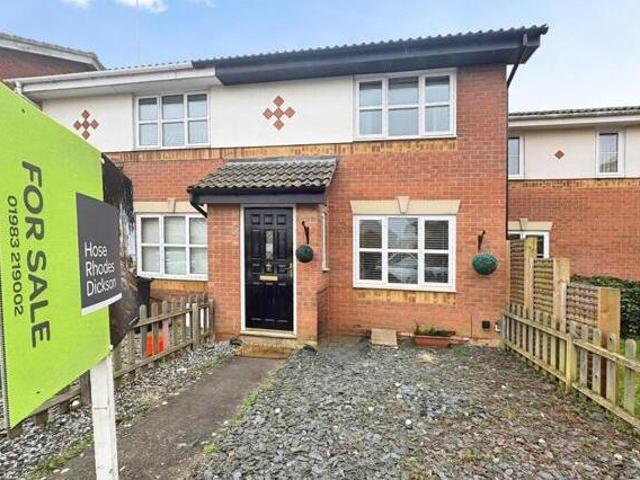 Marina Close, East Cowes, 2 Bedroom Terraced