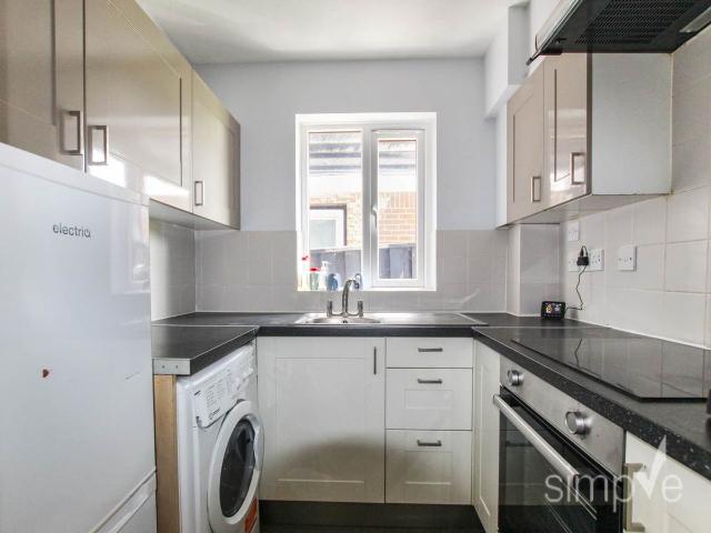 Marina Approach, Hayes, Middlesex UB4, 1 bed flat to rent, £1,350 pcm | PrimeLocation