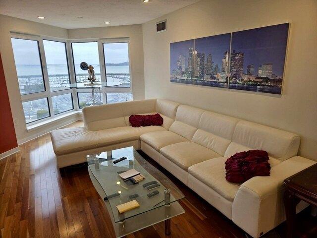 Marina Dr Apt,quincy, Condo For Sale