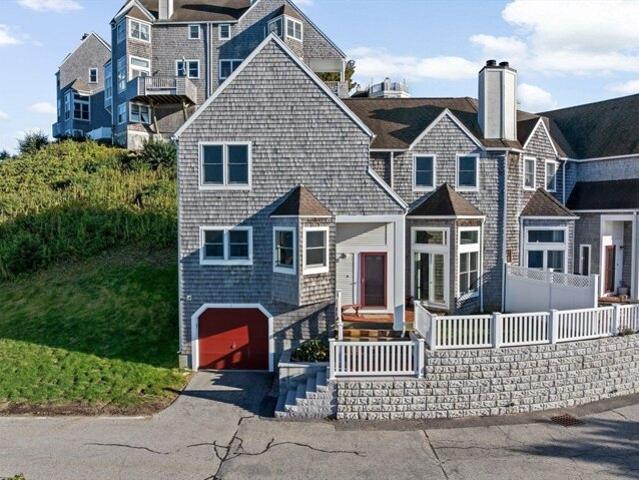 Marina Dr Unit,hull, Condo For Sale
