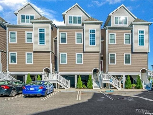 Marina Pointe Dr, East Rockaway, Condo For Sale