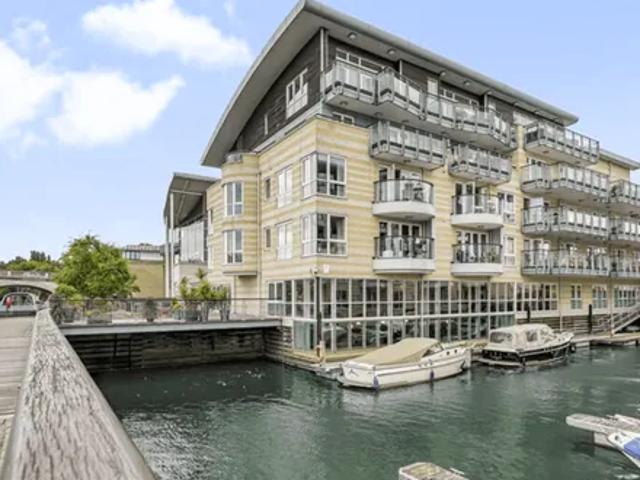 Marina Place, London, KT1 4BH, United Kingdom | 2 bed house for rent #159397484 | Rentberry