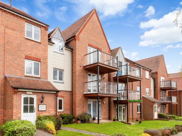 Marina Way, Abingdon OX14, 2 bed flat to rent, £1,450 pcm | PrimeLocation
