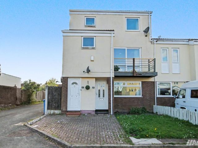 Marina Village, Preston Brook, Runcorn WA7, 2 bed flat to rent, £895 pcm | PrimeLocation
