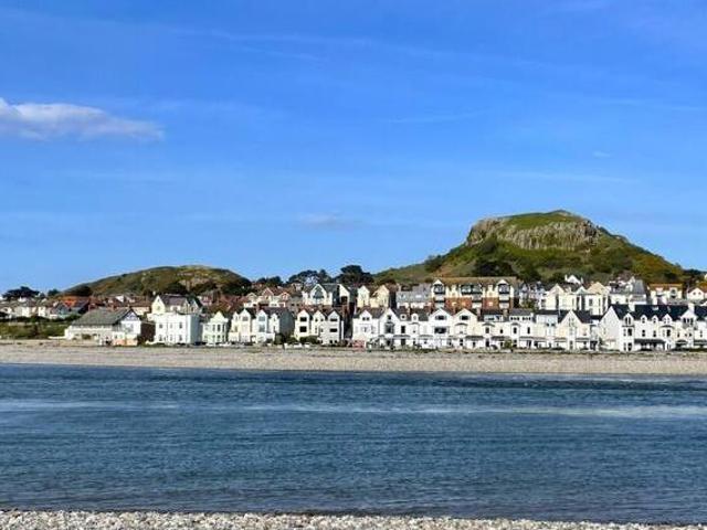 Marine Crescent, Deganwy, 4 Bedroom Town