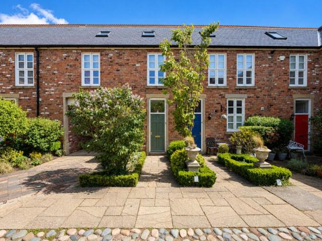 Marine Gate Mansion, Southport PR9, 3 bed maisonette to rent, £3,000 pcm | PrimeLocation