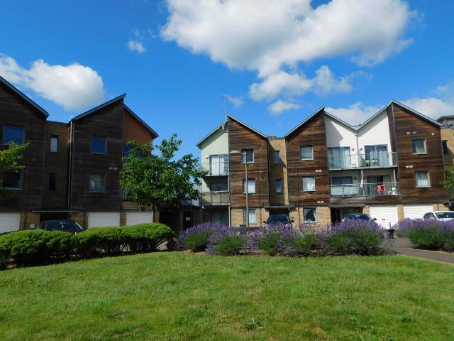 Marine House, Quayside Drive, Colchester, Essex CO2, 1 bed flat to rent, £975 pcm | PrimeLocation