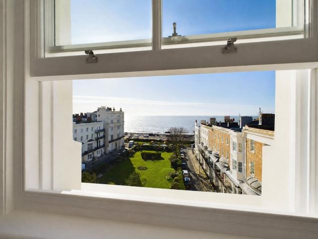 Marine Square, Brighton BN2, 1 bed flat to rent, £1,375 pcm | PrimeLocation