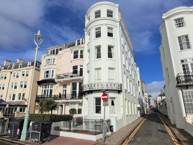 Marine Parade, Brighton BN2, 2 bed flat to rent, £1,450 pcm | PrimeLocation