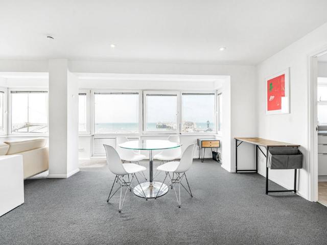 Marine Parade, Brighton BN2 2 bed flat to rent £2,000 pcm £462 pw