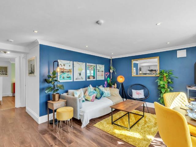 Marine Parade, Brighton BN2, 2 bed flat to rent, £2,245 pcm | PrimeLocation