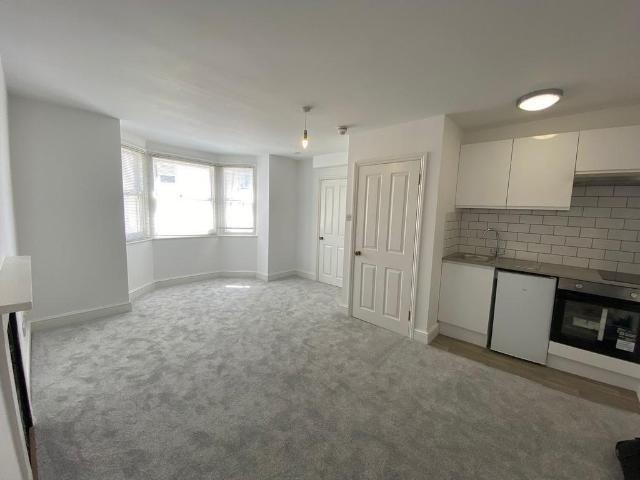 Marine Parade, Brighton BN2 Studio to rent £1,000 pcm £231 pw