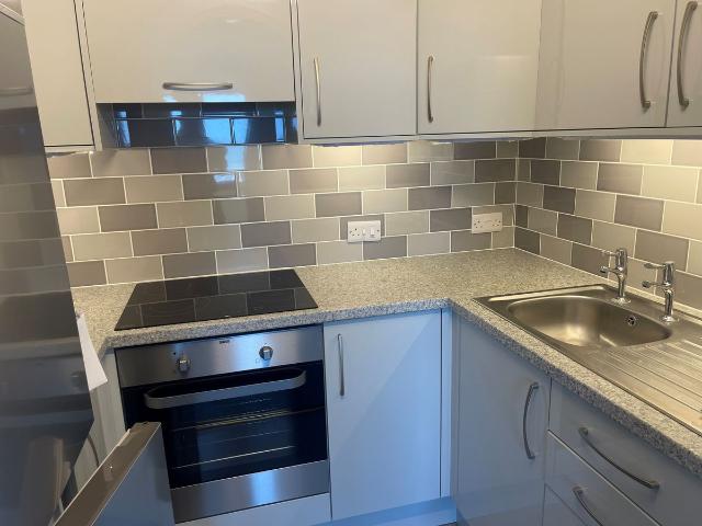 Marine Parade, Seaford BN25, 1 bed flat to rent, £950 pcm | PrimeLocation